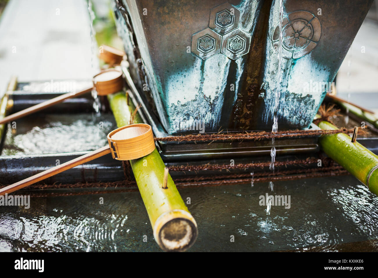 Handwashing basin hi-res stock photography and images - Alamy