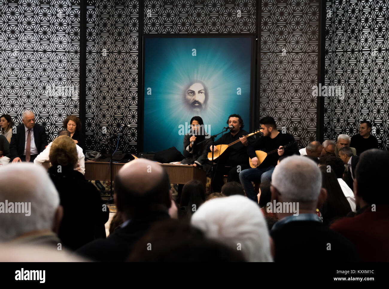 yeni cem evi Londra 2018 UK Stock Photo - Alamy