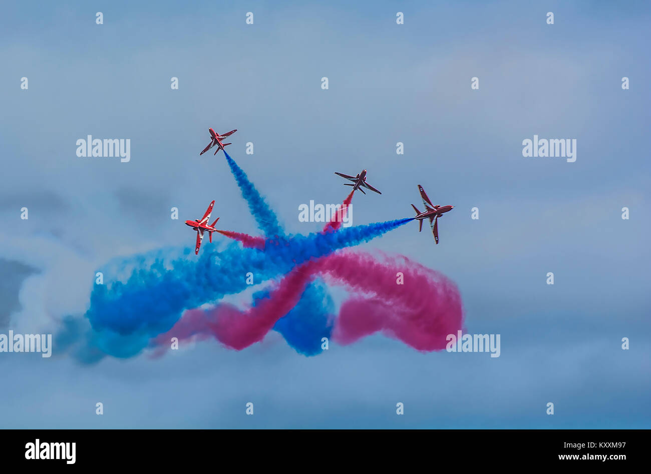 Raf display hawk flying smoke wing hi-res stock photography and images ...
