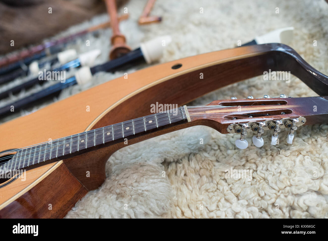 Medieval musical instruments hi-res stock photography and images - Alamy