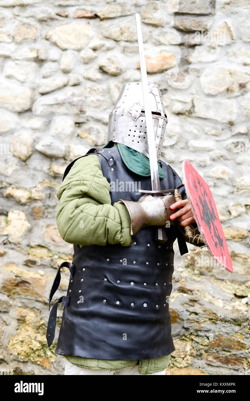 Blue medieval knight in armor hi-res stock photography and images - Alamy