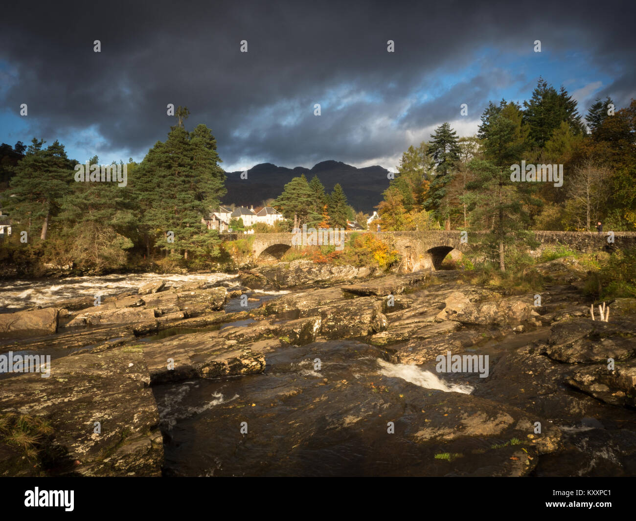 The Bridge of Dochart at Killin in Perthshire Stock Photo - Alamy