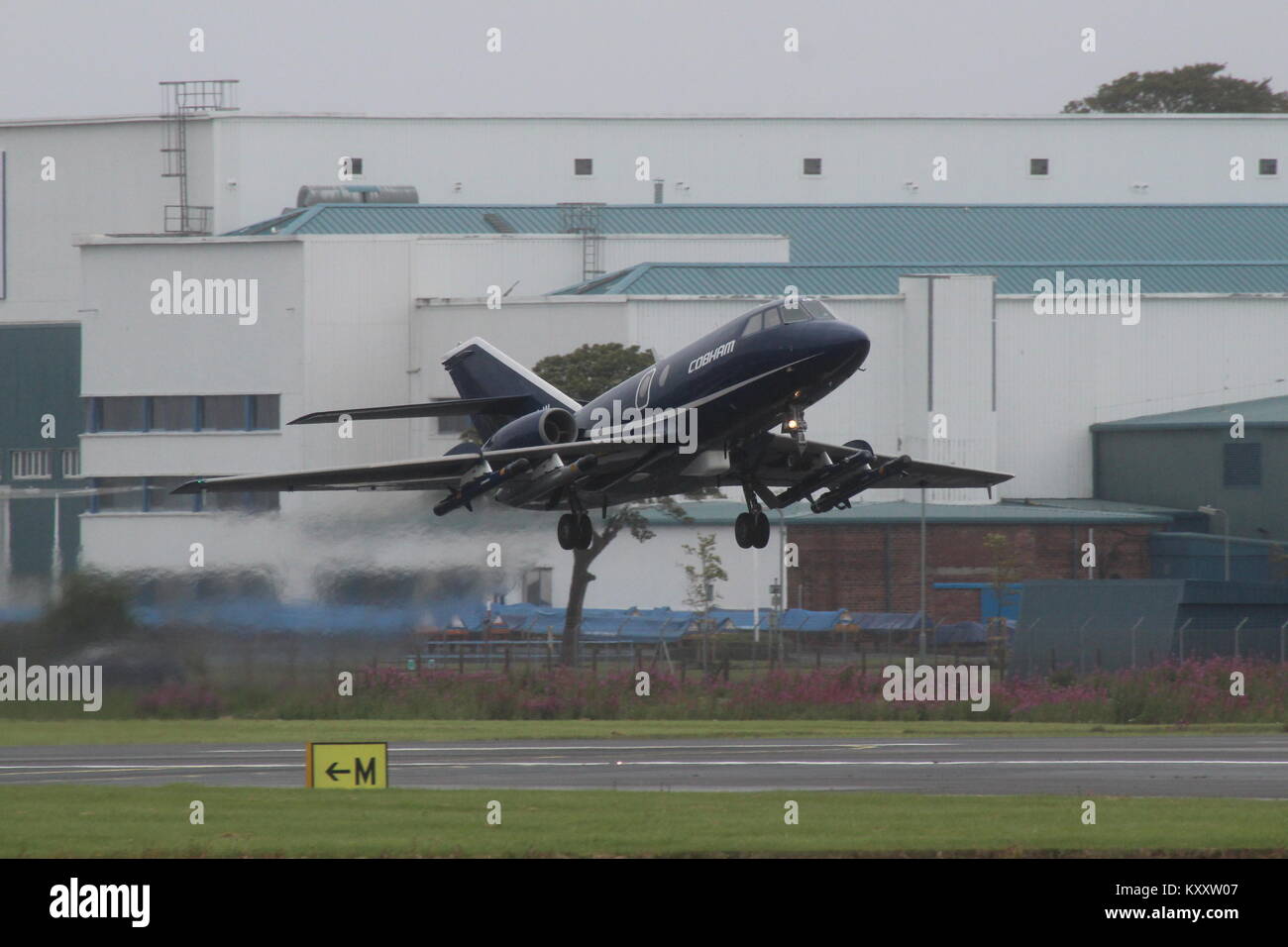 Dassault plane hi-res stock photography and images - Alamy