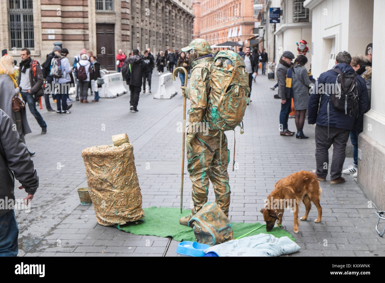 Busker with dog hi-res stock photography and images - Alamy