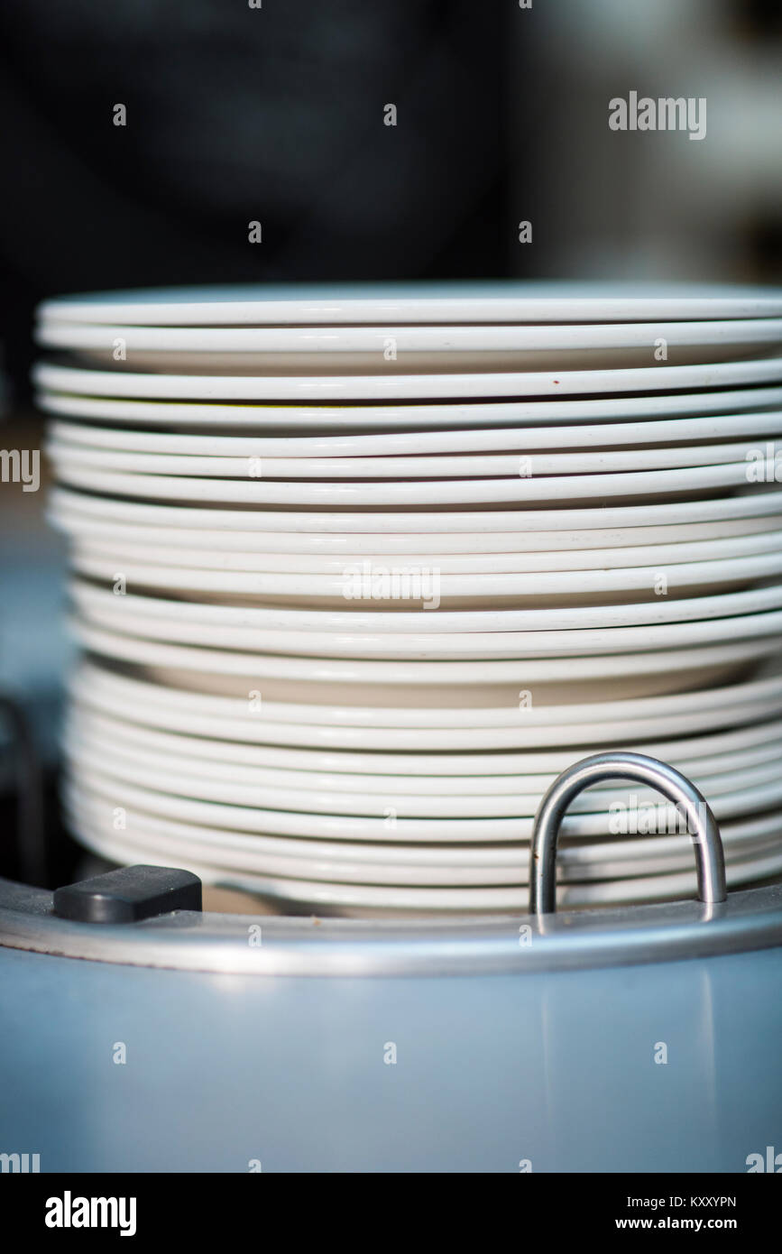 A stack of plates Stock Photo - Alamy