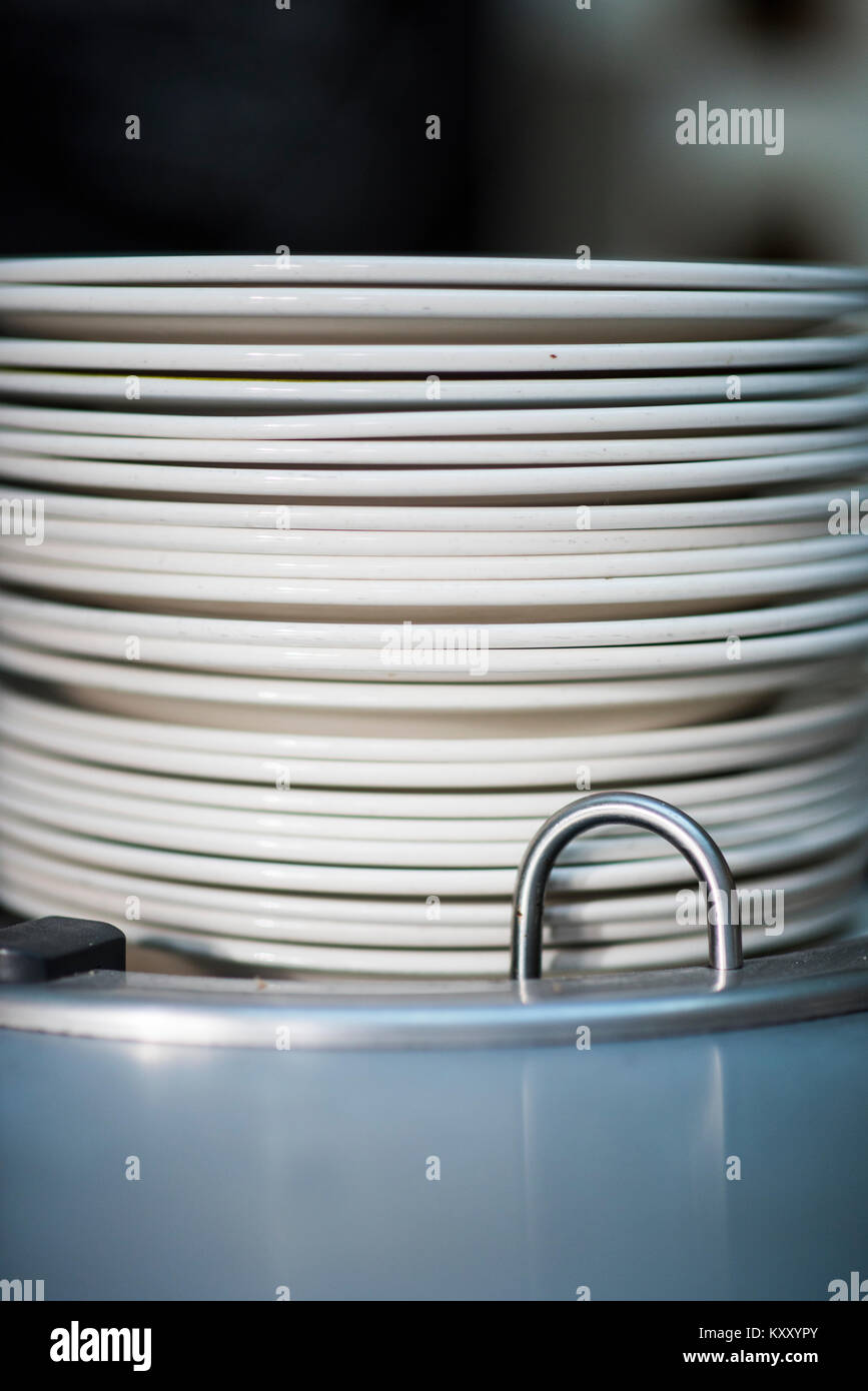 A stack of plates hi-res stock photography and images - Alamy