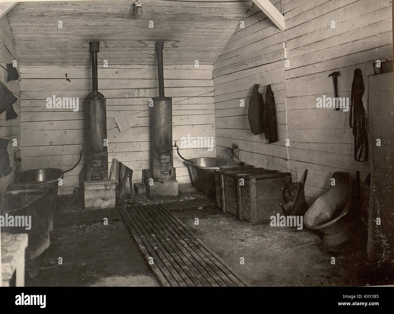 Soldiers bath hi-res stock photography and images - Alamy