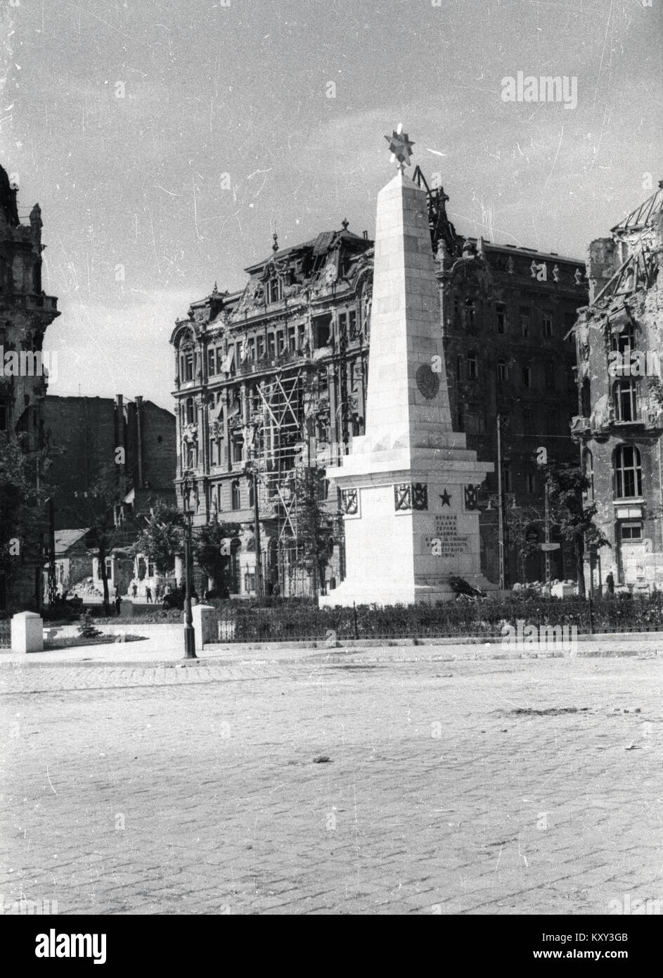 A historical photograph showing the Soviet monument at Gellért Square ...