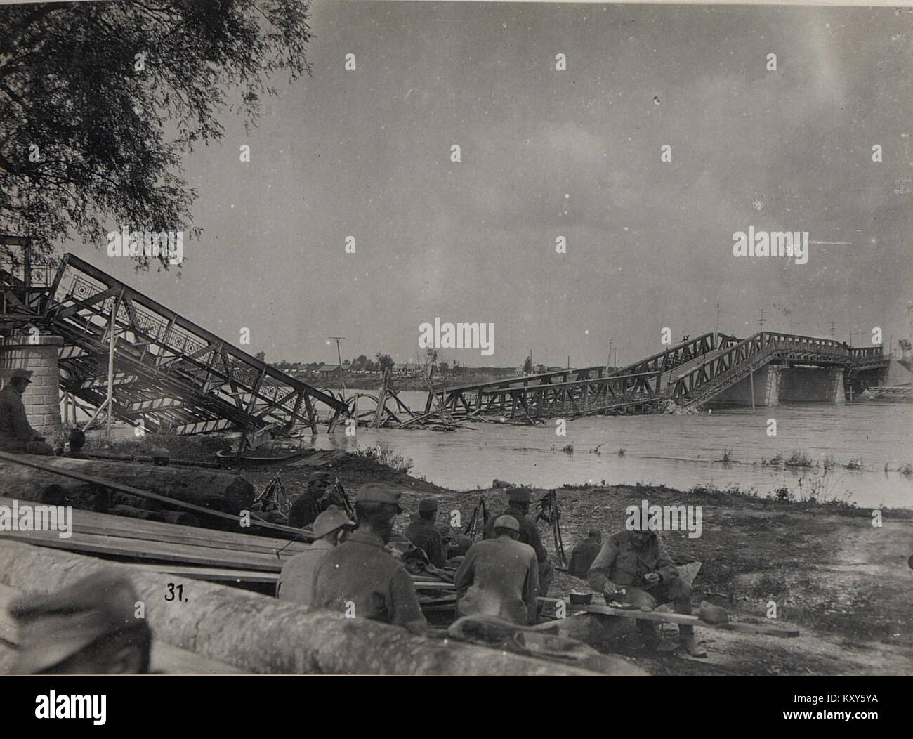 Bridge present hi-res stock photography and images - Alamy