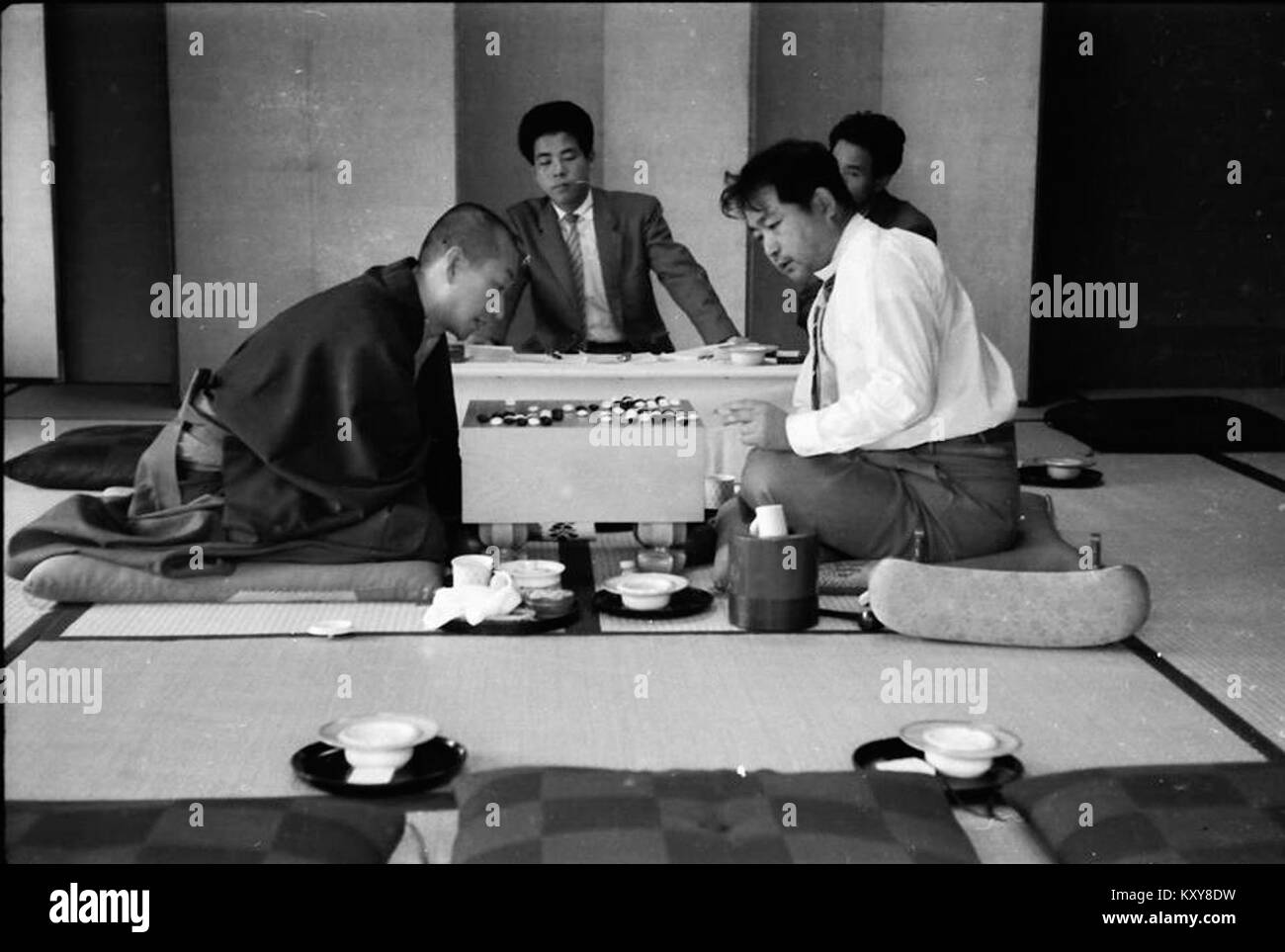 This image depicts the famous Go Seigen versus Fujisawa Hosai match ...