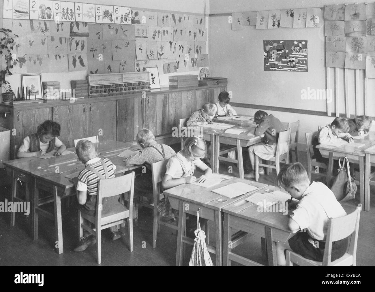 1950s school building hi-res stock photography and images - Alamy