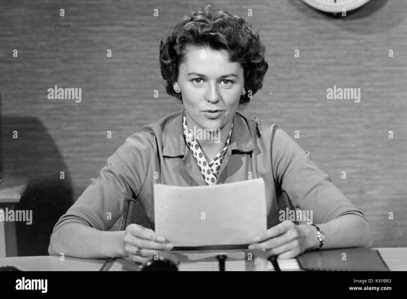 Tv presenter female Black and White Stock Photos & Images - Alamy