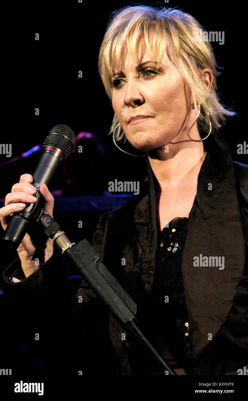 Lulu Singer 1960s High Resolution Stock Photography and Images - Alamy