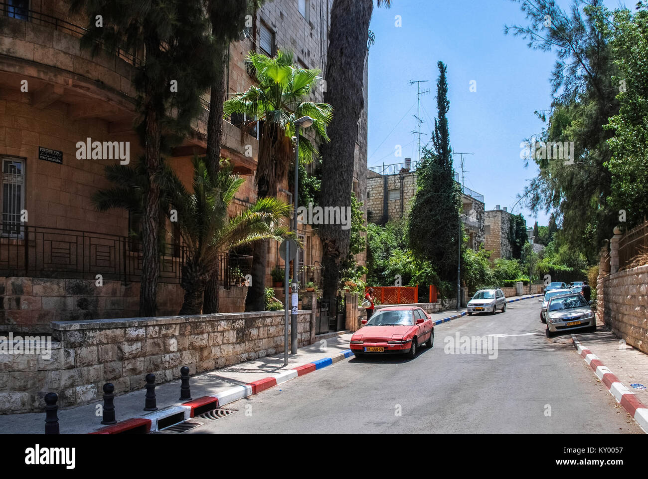 JERUSALEM, ISRAEL - AUGUST 09, 2010: Horizontal picture of ordinary ...