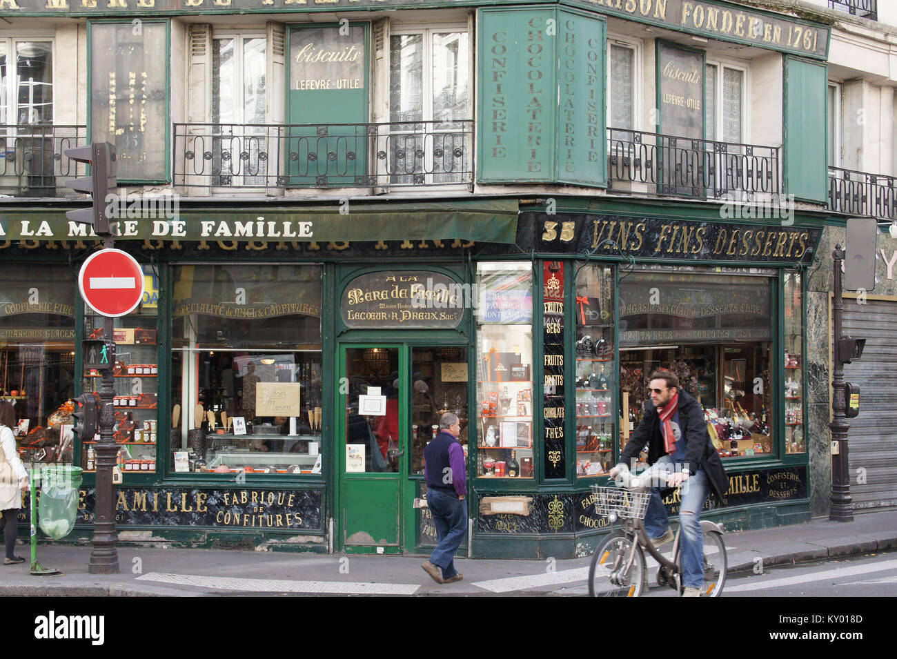 Maison fondee paris hi-res stock photography and images - Alamy