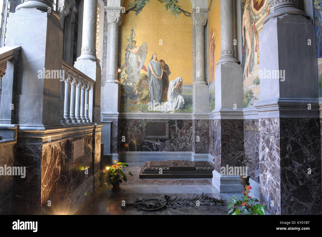 Tomb, Giuseppe Verdi, 2013, Milan, Italy Stock Photo - Alamy