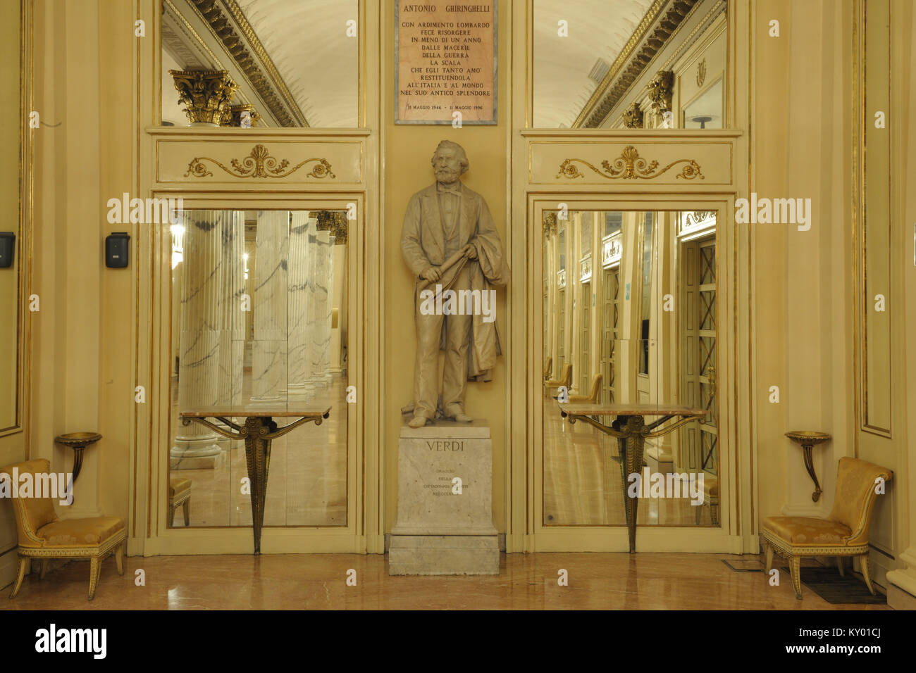 Verdi statue milan hi-res stock photography and images - Alamy