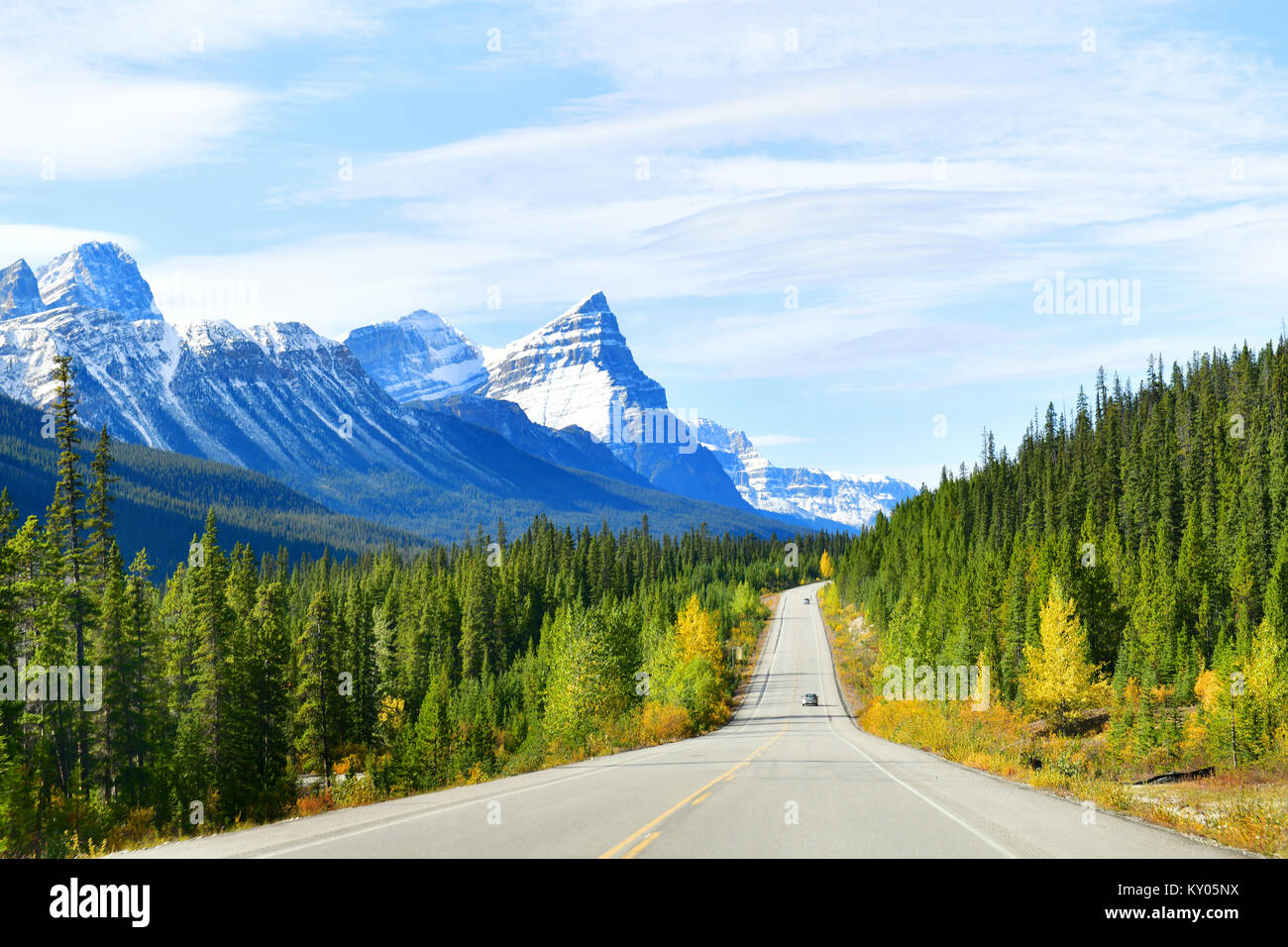 Icefields parkway road hi-res stock photography and images - Alamy
