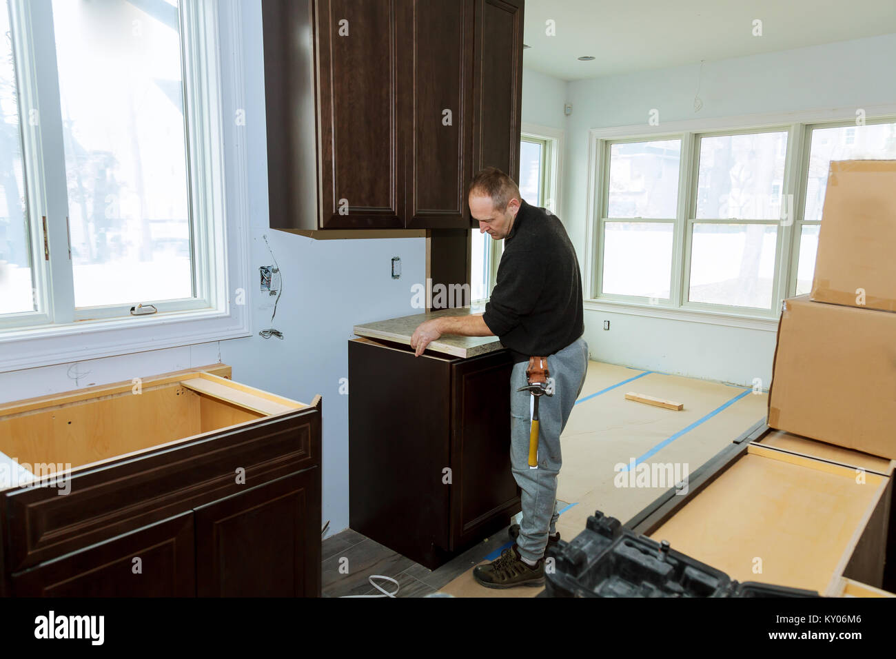 Kitchen counter top install hi-res stock photography and images - Alamy