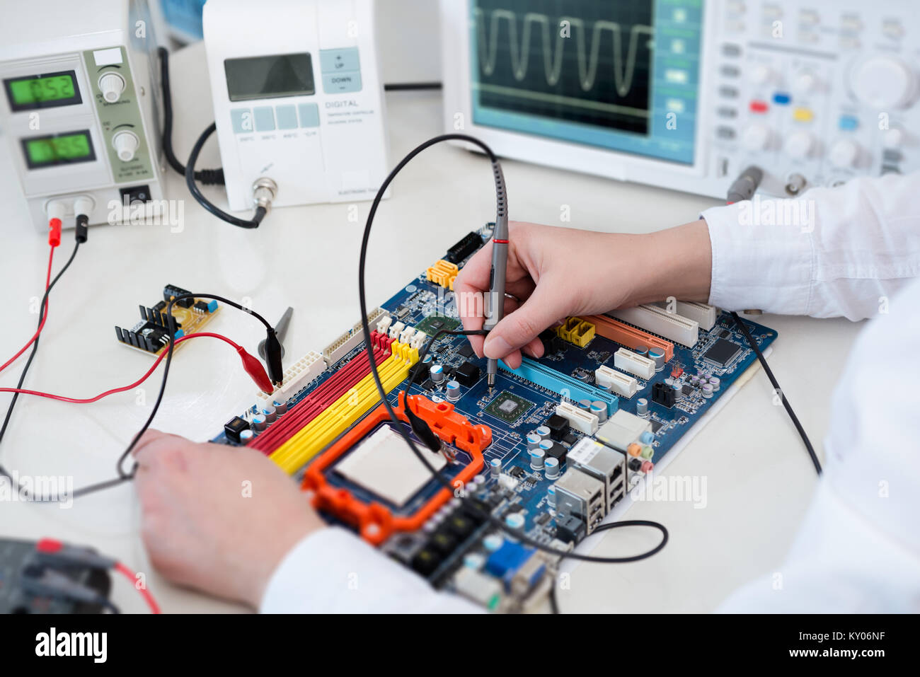 Digital engineering and test centre hi-res stock photography and images ...
