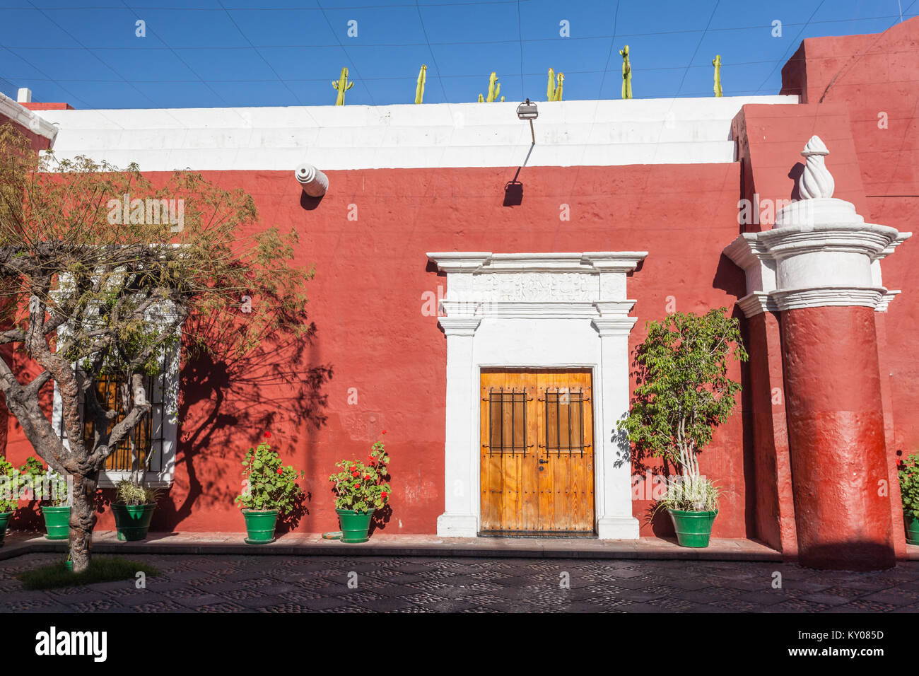 Arequipa museo santuarios andinos hi-res stock photography and images ...