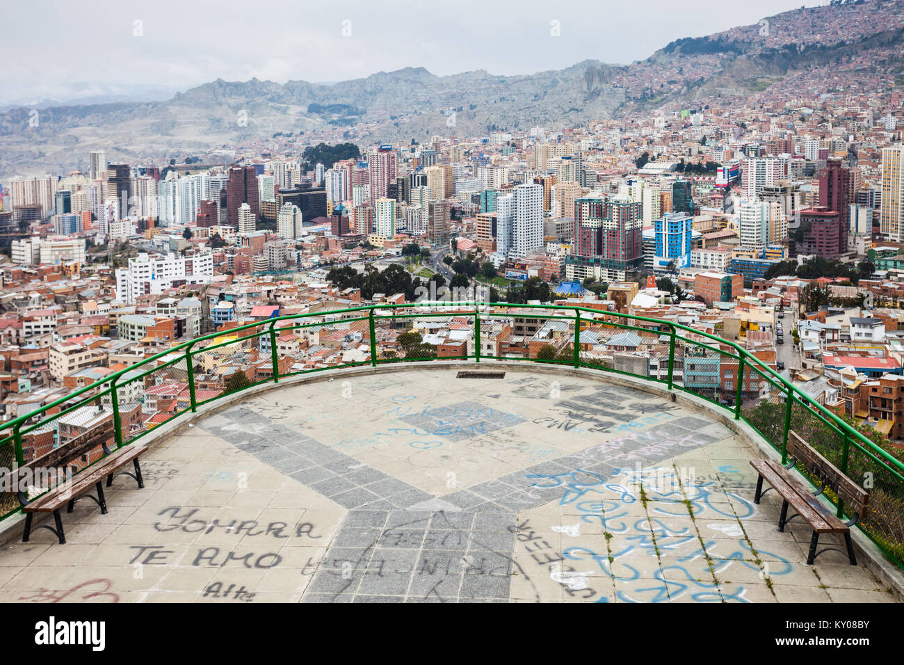 LA PAZ, BOLIVIA - MAY 16, 2015: Killi Killi Mirador in La Paz, Bolivia ...