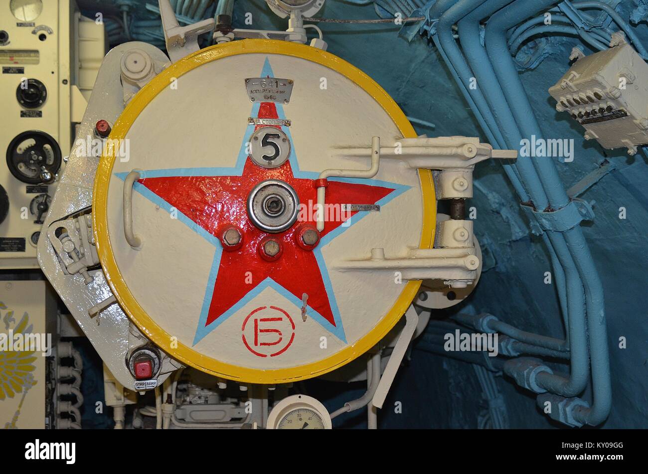 TORPEDO TUBE 5 ON FORMER SOVIET NAVY FOXTROT CLASS SUBMARINE B-440 ...