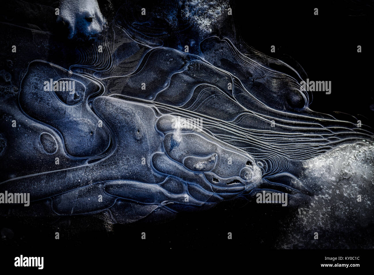 Crest of ice Stock Photo - Alamy