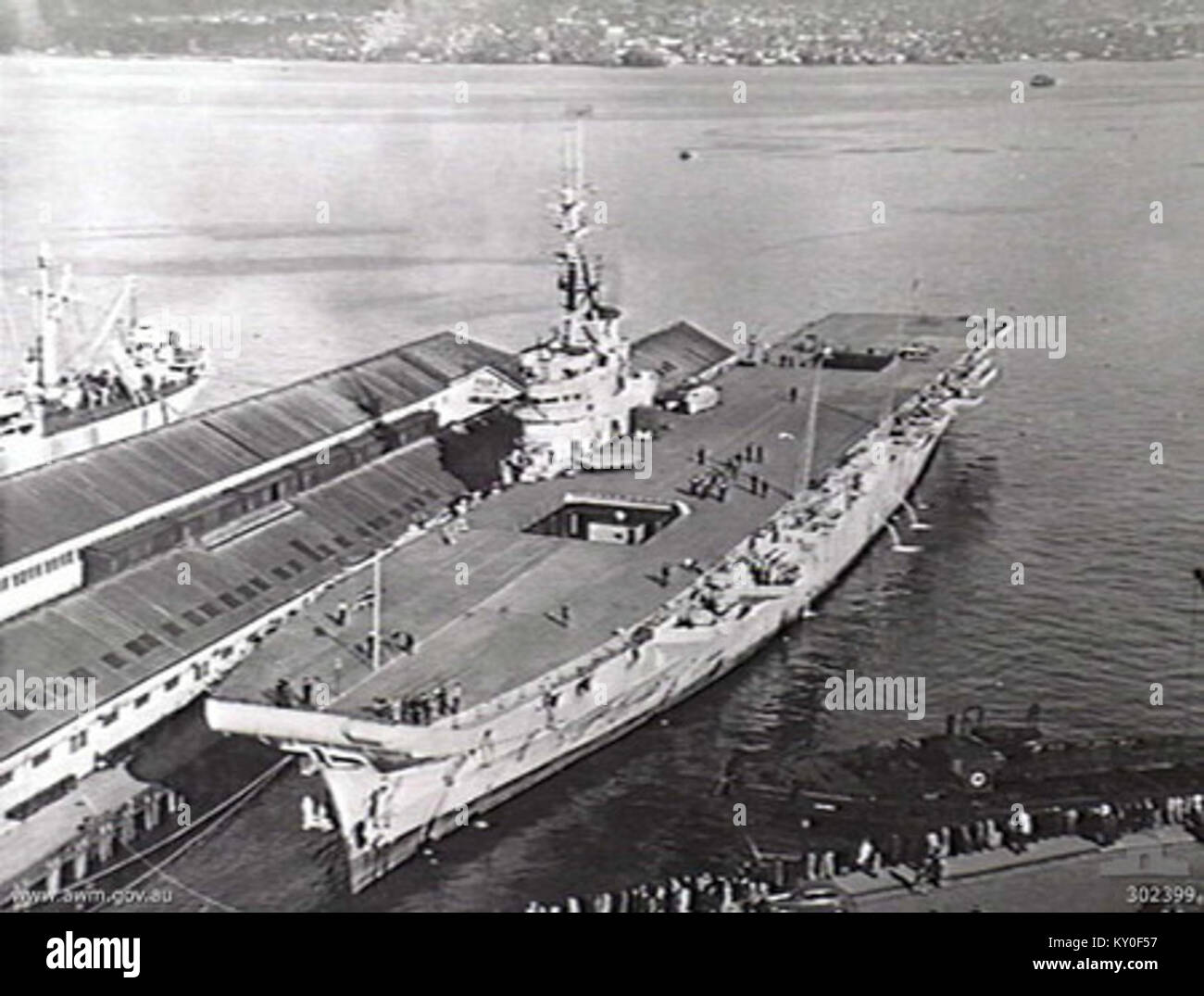 HMS Glory (R62) at Sydney 1945 Stock Photo - Alamy