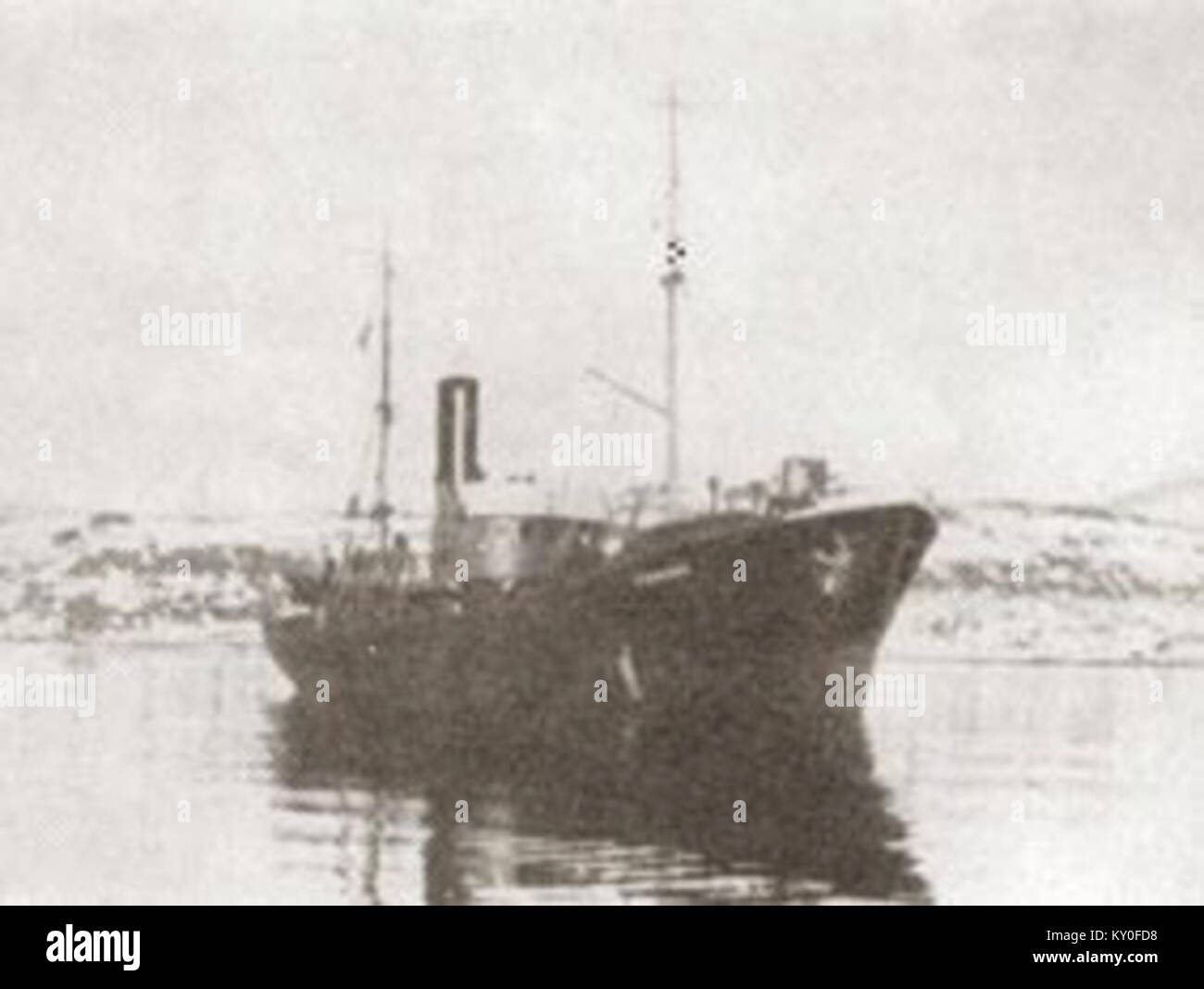 Photograph of the Norwegian naval vessel HNoMS Honningsvåg, identified ...