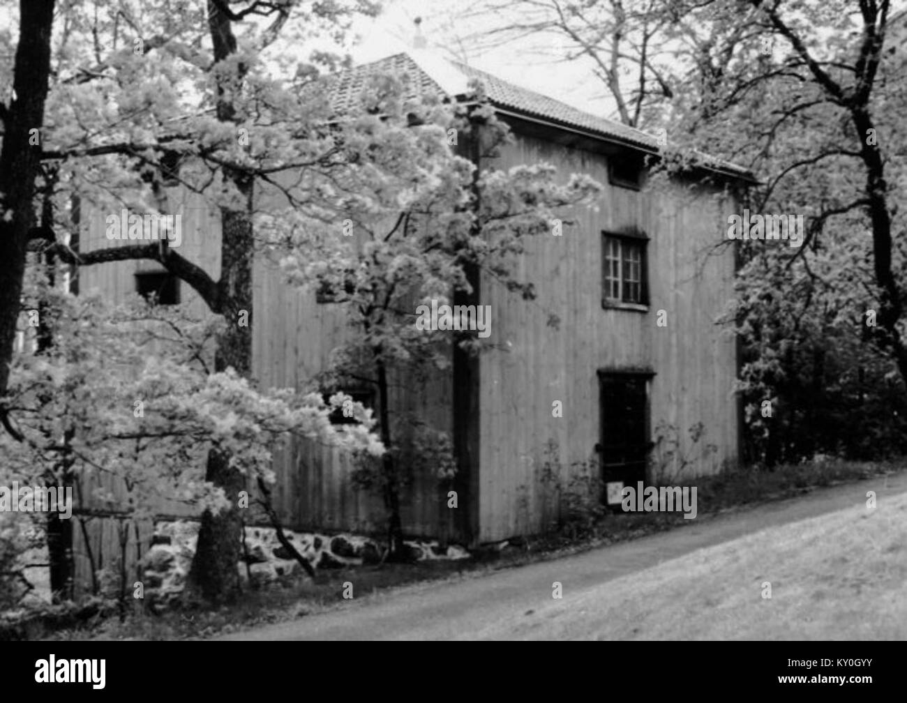 Högertens Gård's granary is an important historical building in Sweden ...