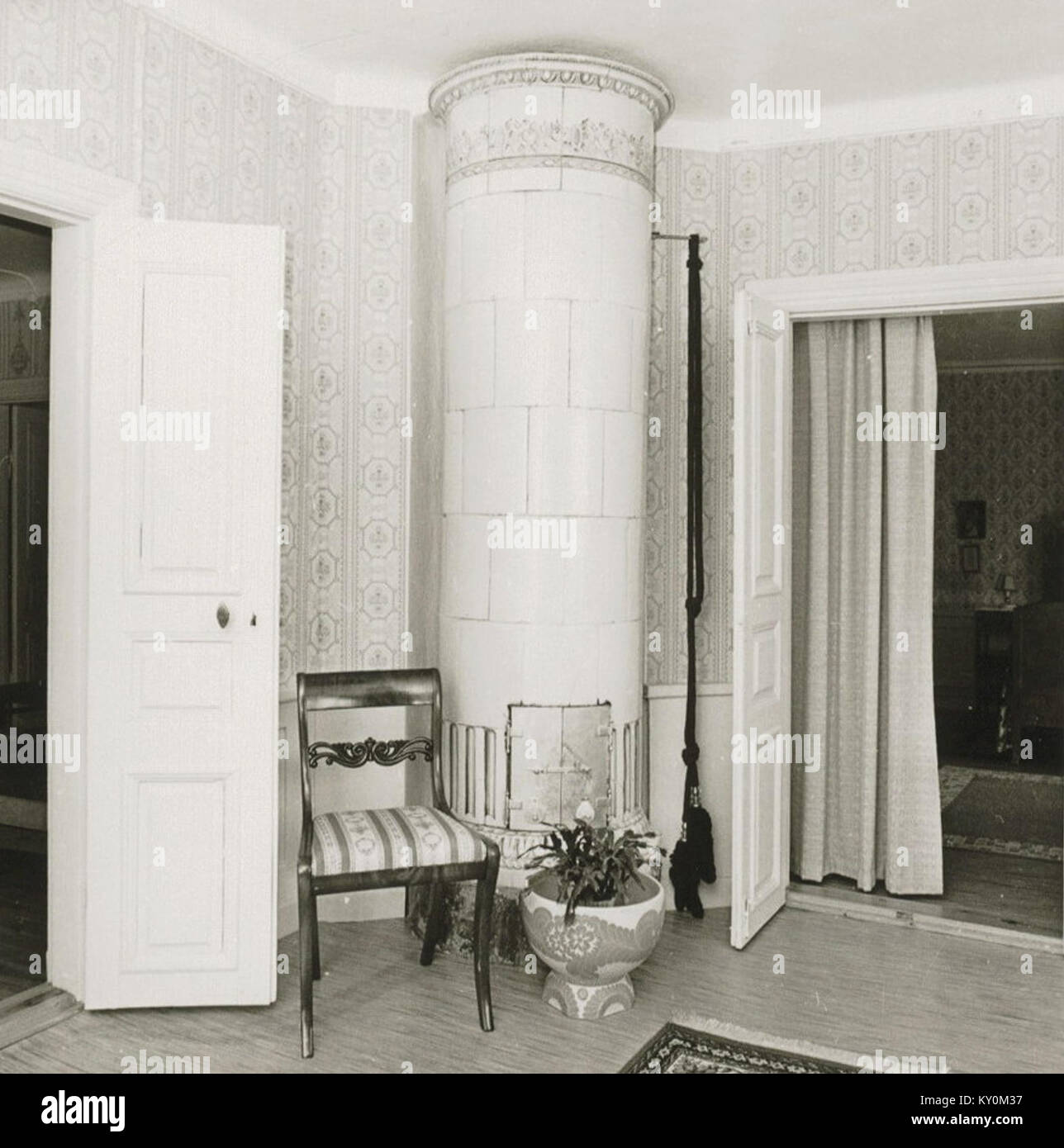 Home 1968 hi-res stock photography and images - Alamy