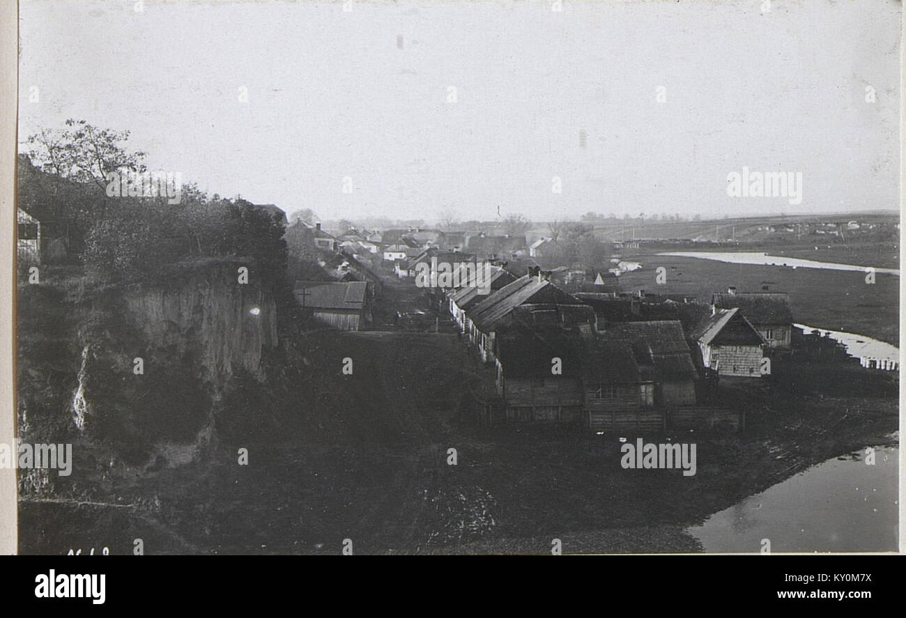 This German title refers to an image showing houses on the Huczwa River ...