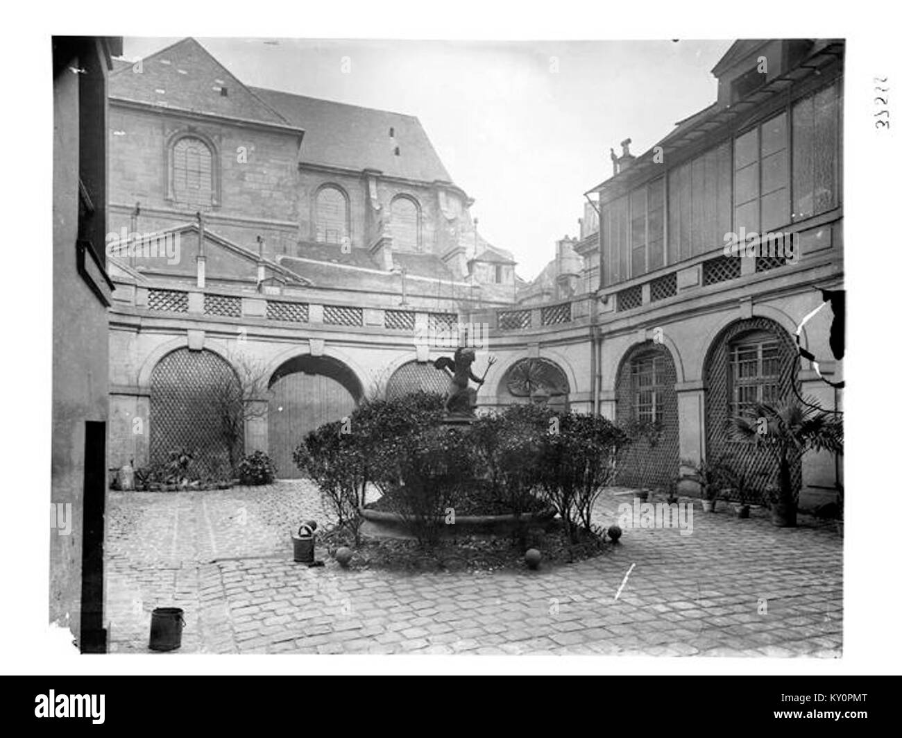 Facility feature Cut Out Stock Images & Pictures - Alamy