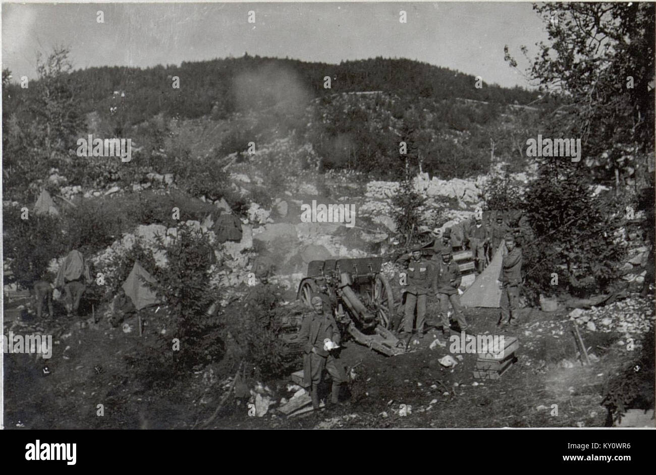 Firing artillery at lom plateau hi-res stock photography and images - Alamy