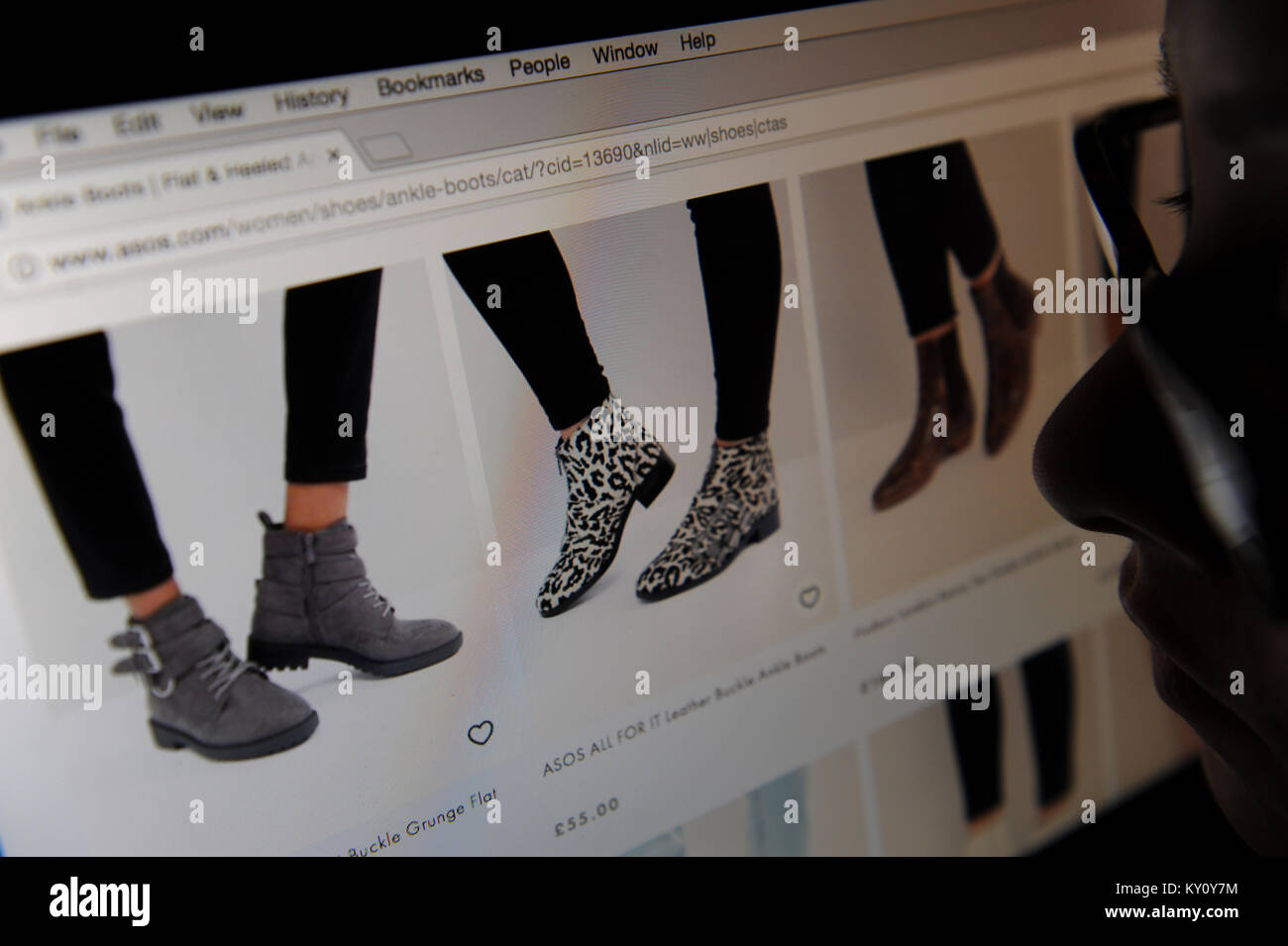 Asseenonscreen hi-res stock photography and images - Alamy