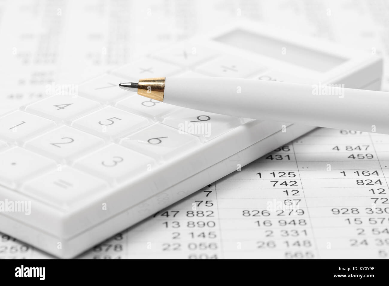 Accounting figures hi-res stock photography and images - Alamy