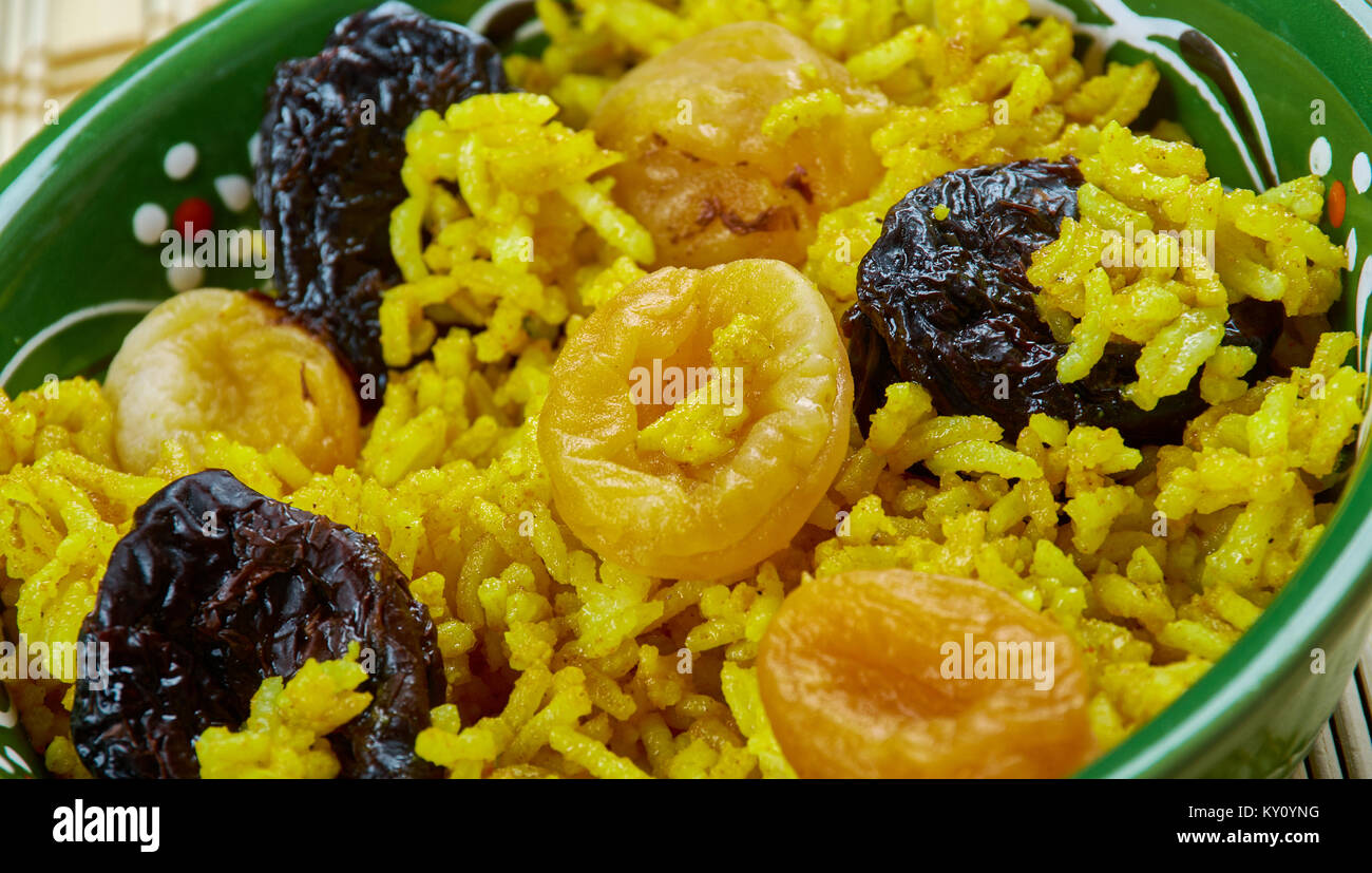 Safranli Piilav - Turkish pilaf with saffron and dried fruits Stock ...