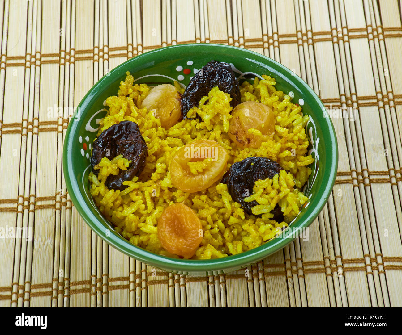 Safranli Piilav - Turkish pilaf with saffron and dried fruits Stock ...