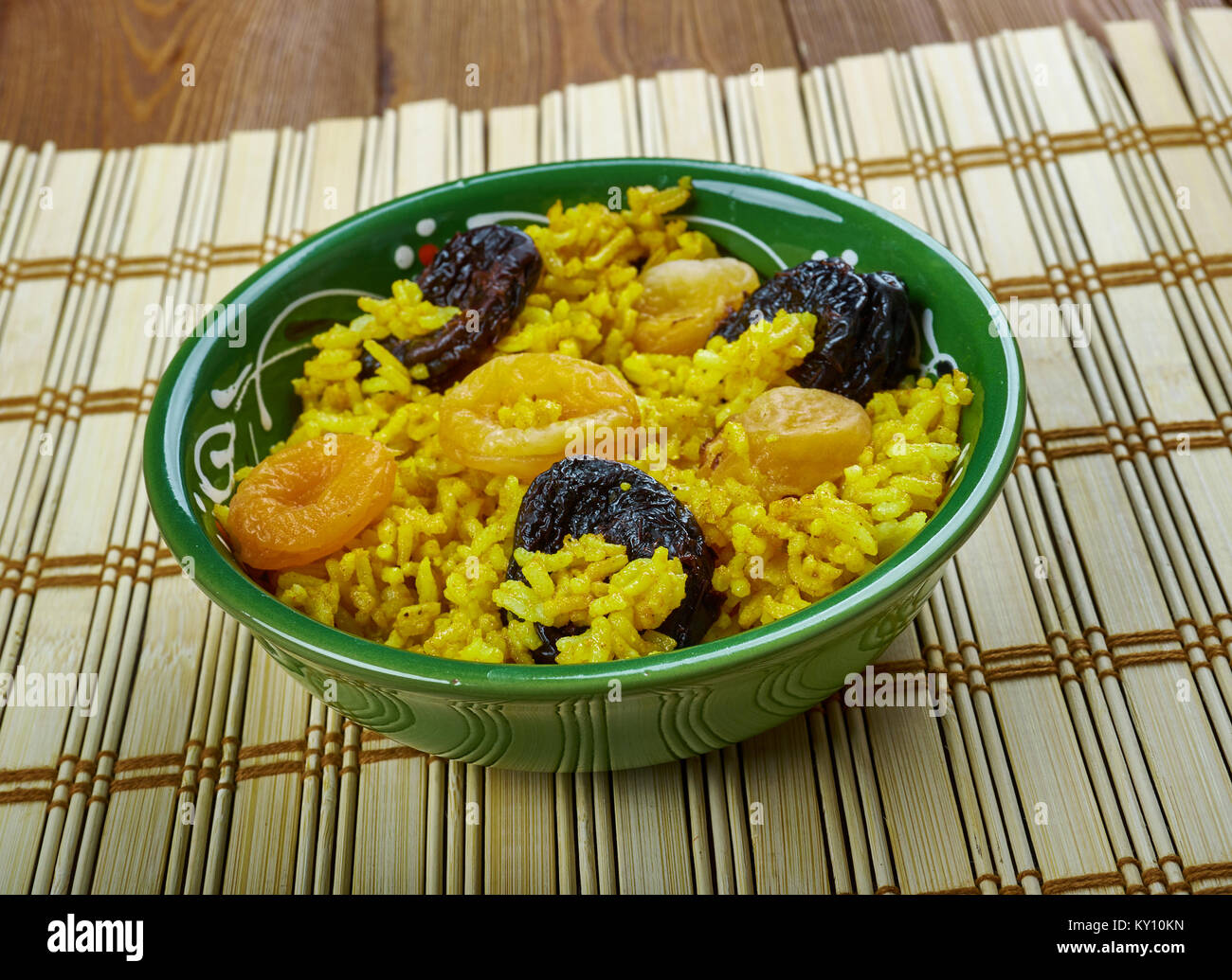 Safranli Piilav - Turkish pilaf with saffron and dried fruits Stock ...