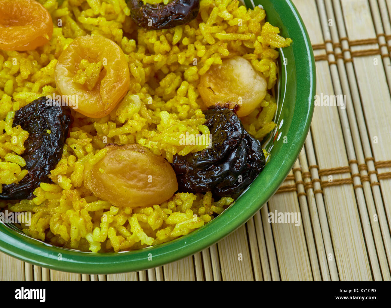 Safranli Piilav - Turkish pilaf with saffron and dried fruits Stock ...