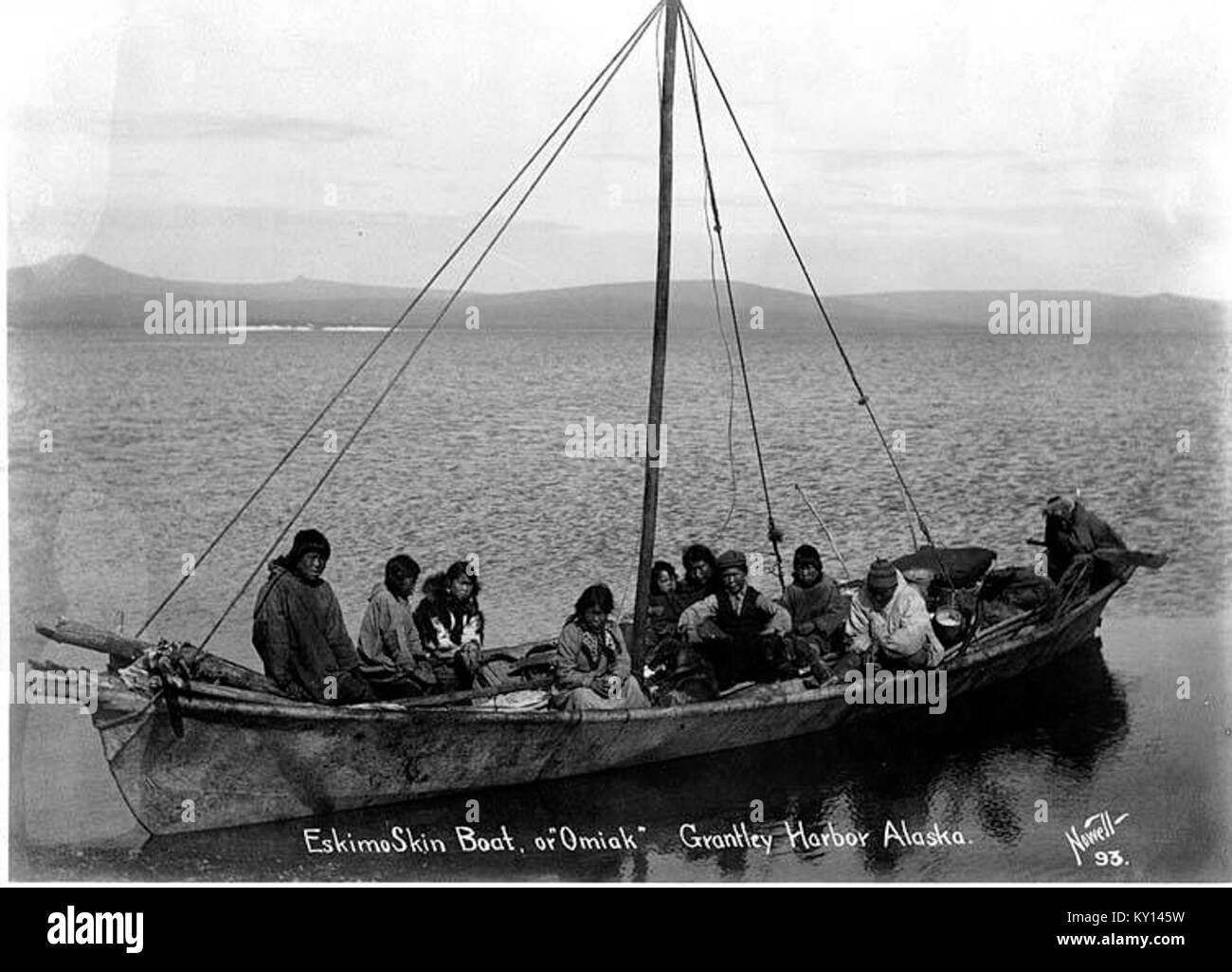 Umiak Stock Photos & Umiak Stock Images - Alamy