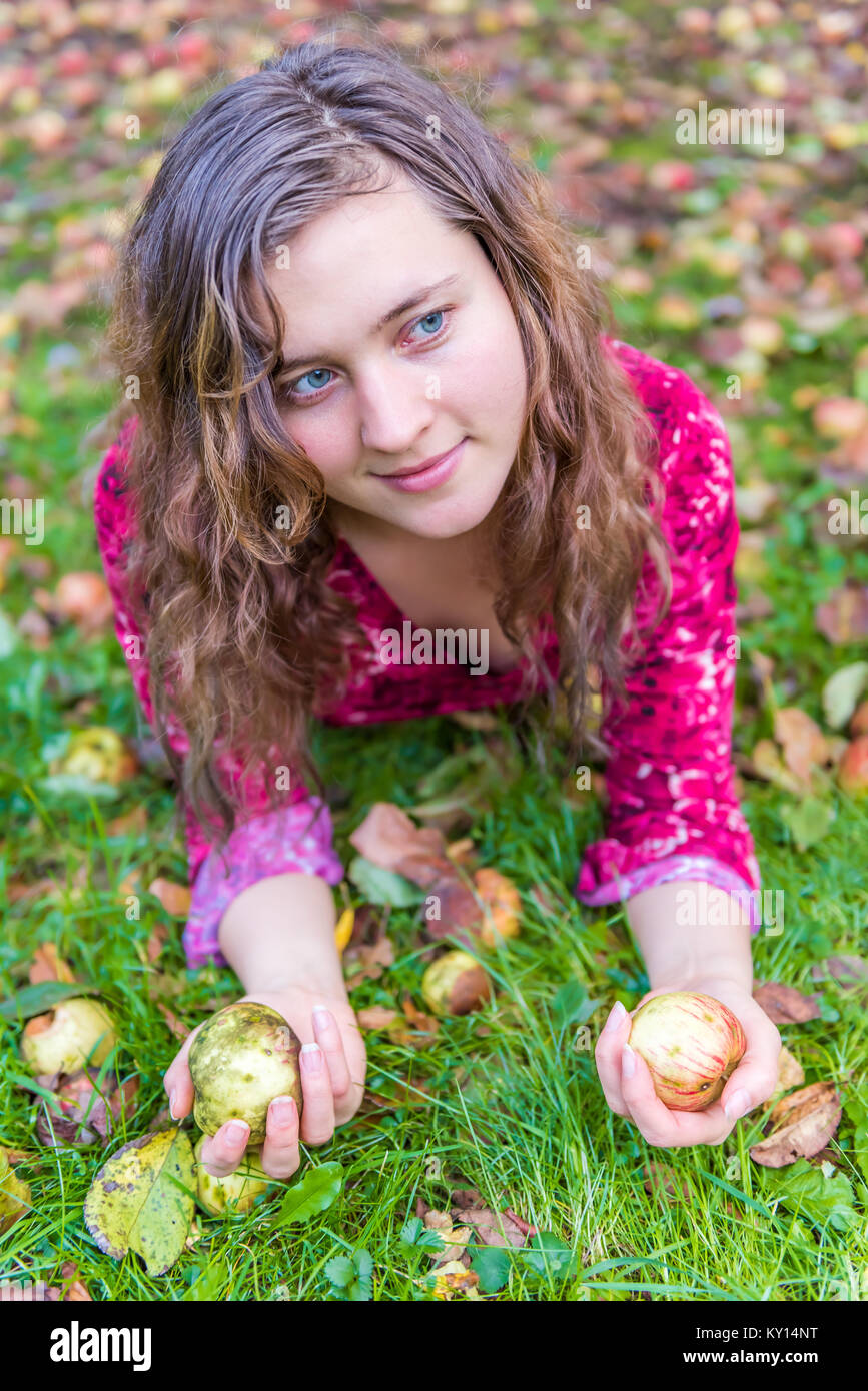 Girl ground hi-res stock photography and images - Alamy