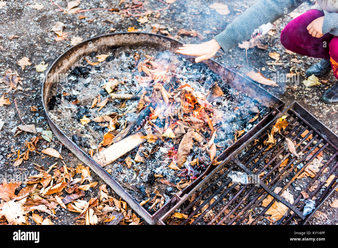Fire throwing hi-res stock photography and images - Alamy