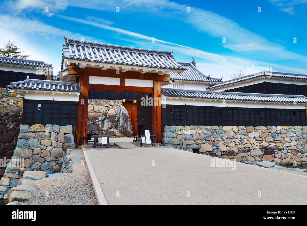 Ninomon (Inner Gate) at Matsumoto Castle in Matsumoto City, Nagano ...