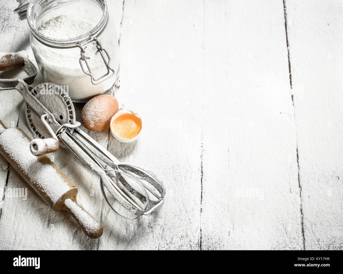 Baking background. Tools and ingredients for the dough Stock Photo - Alamy