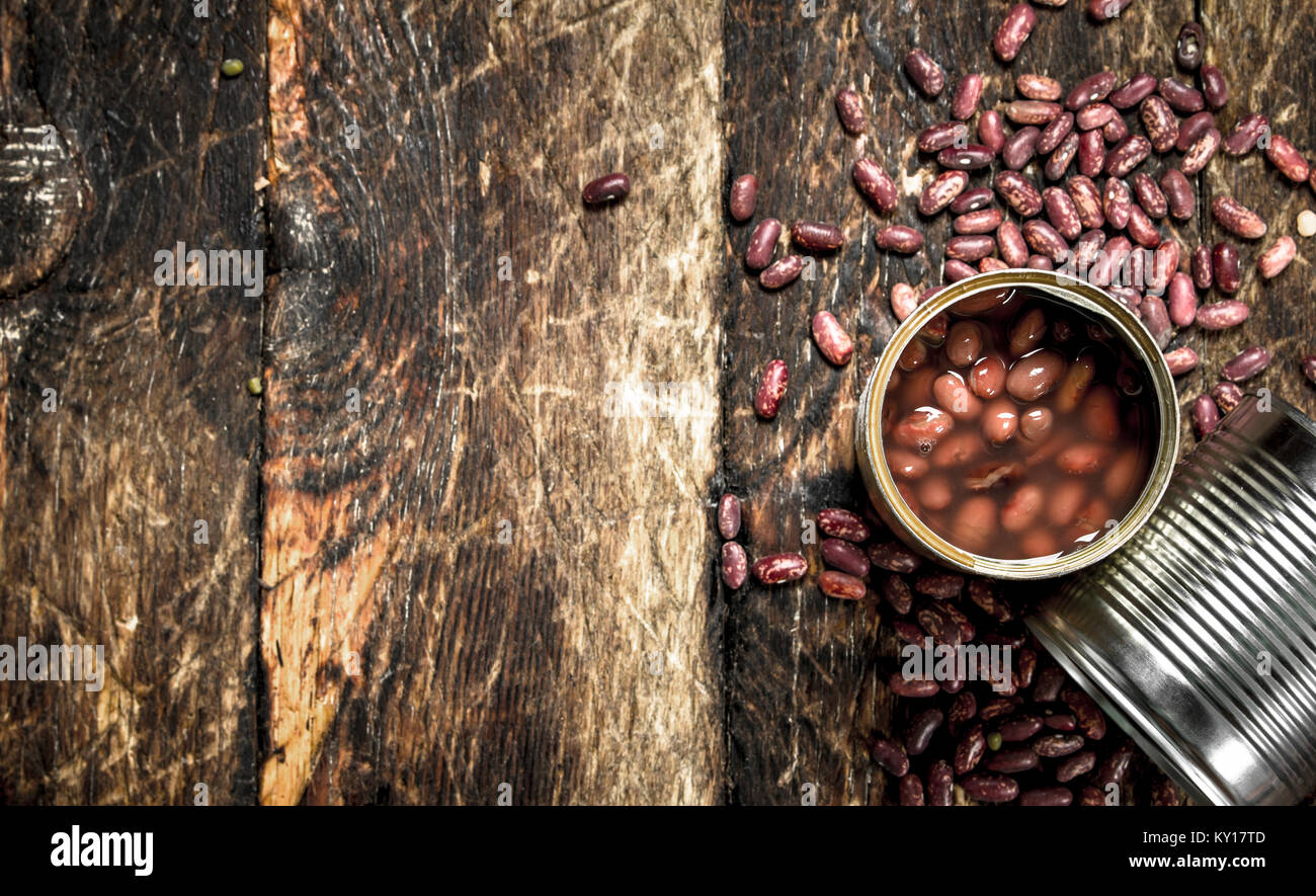 Red kidney beans in can hi-res stock photography and images - Alamy