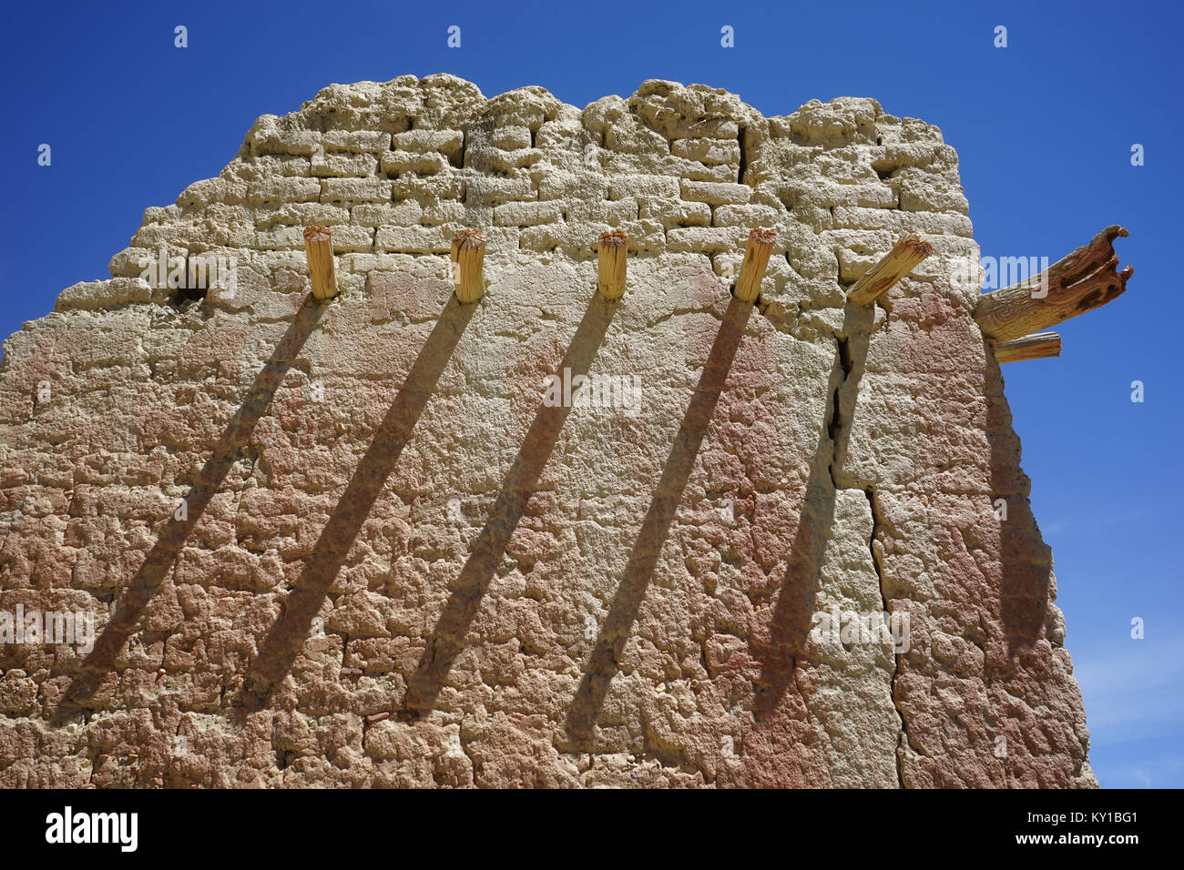 Plaster wall beams hi-res stock photography and images - Alamy