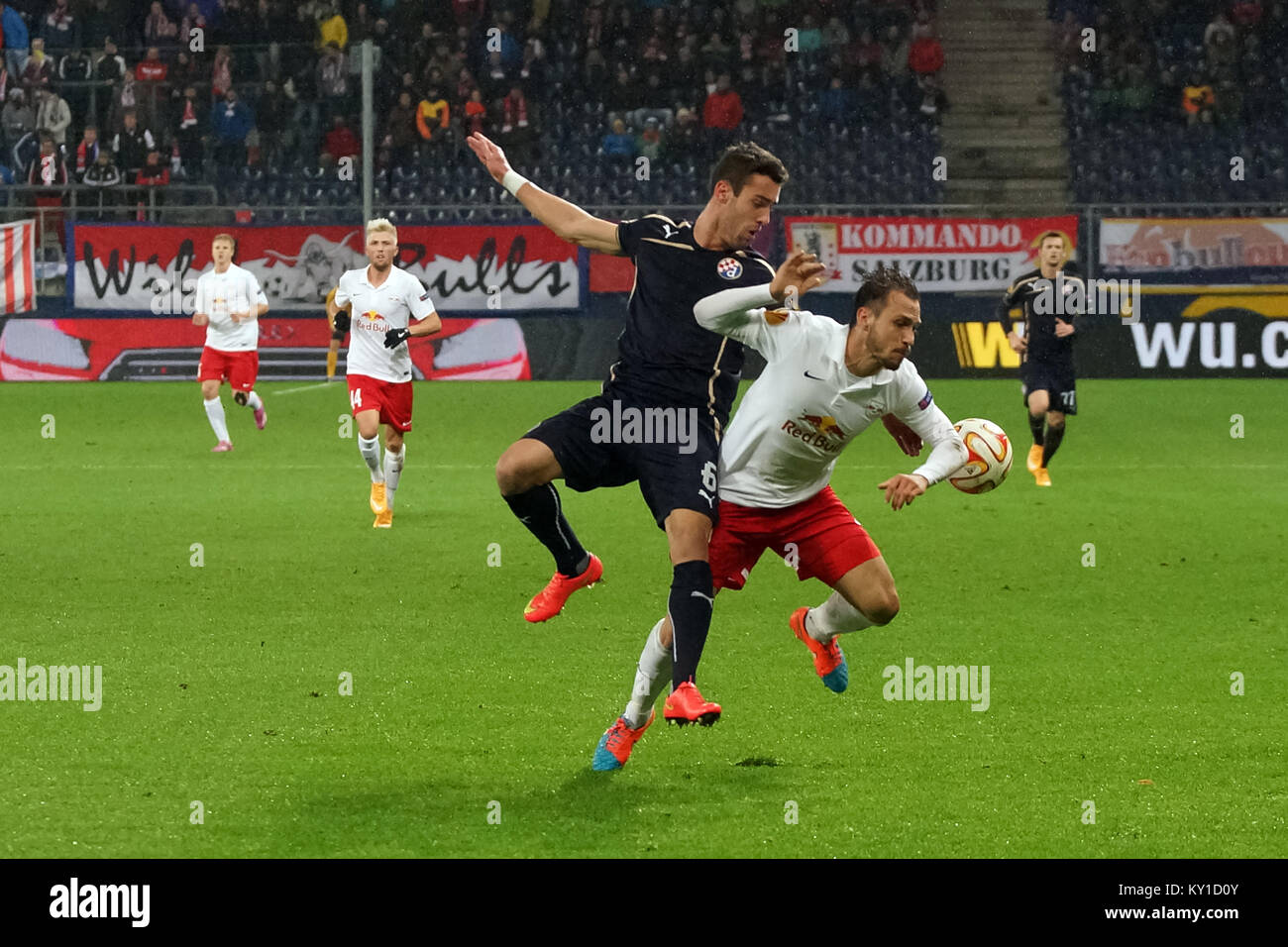 Red Bull Salzburg defending midfielder Andreas Ulmer (17) in a close ...