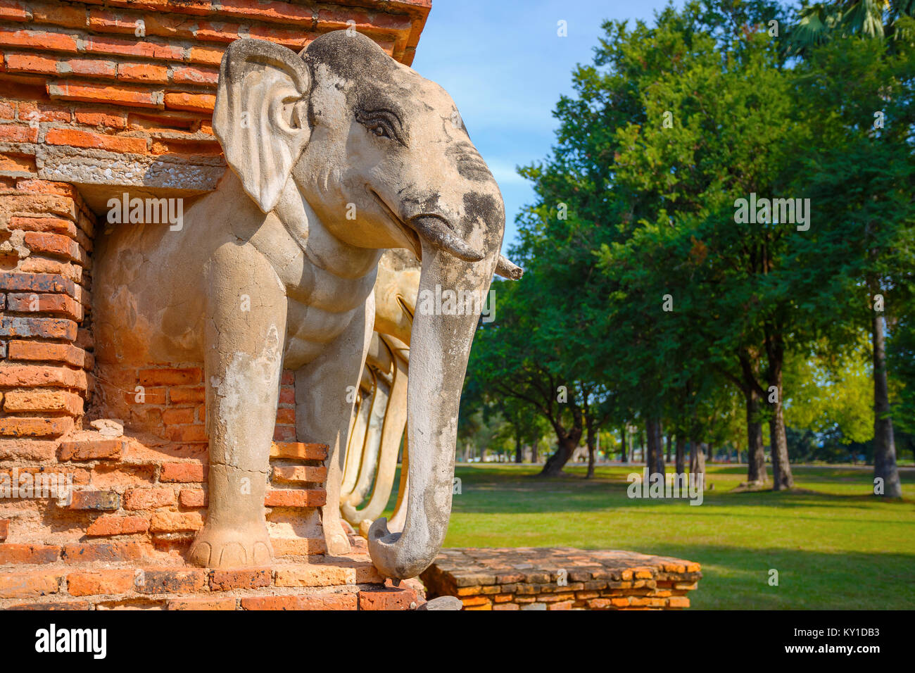 Wat sorasak in sukhothai hi-res stock photography and images - Alamy